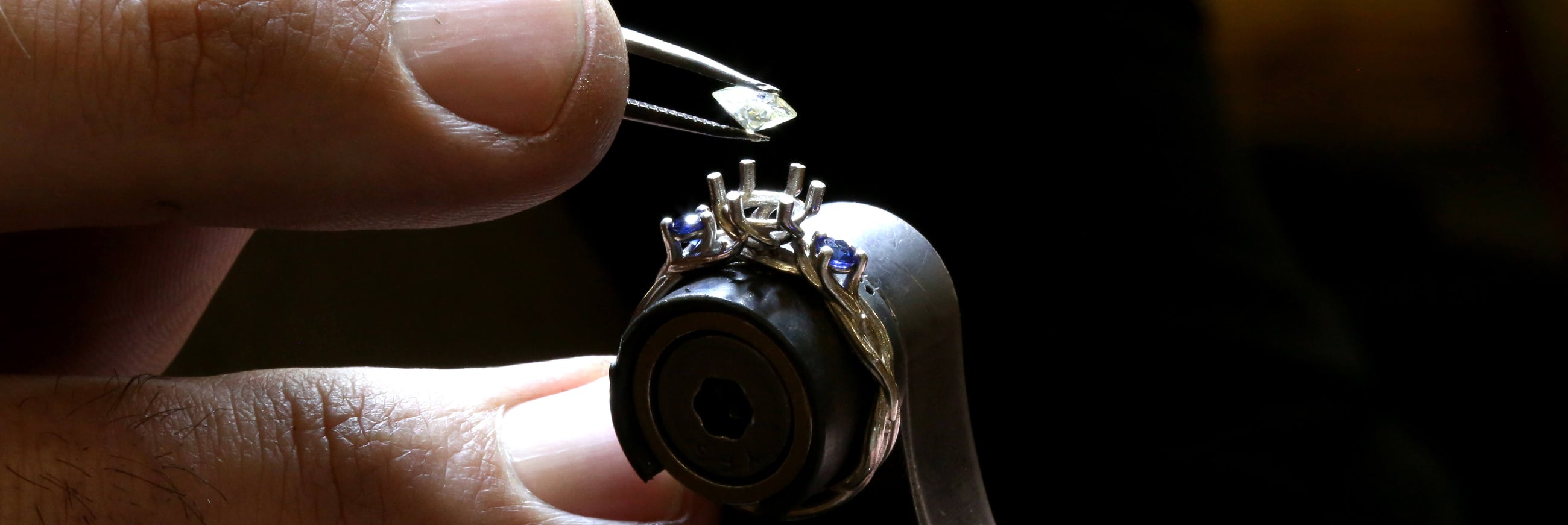 Bespoke Jewellery Stone Setting – Stephen Einhorn